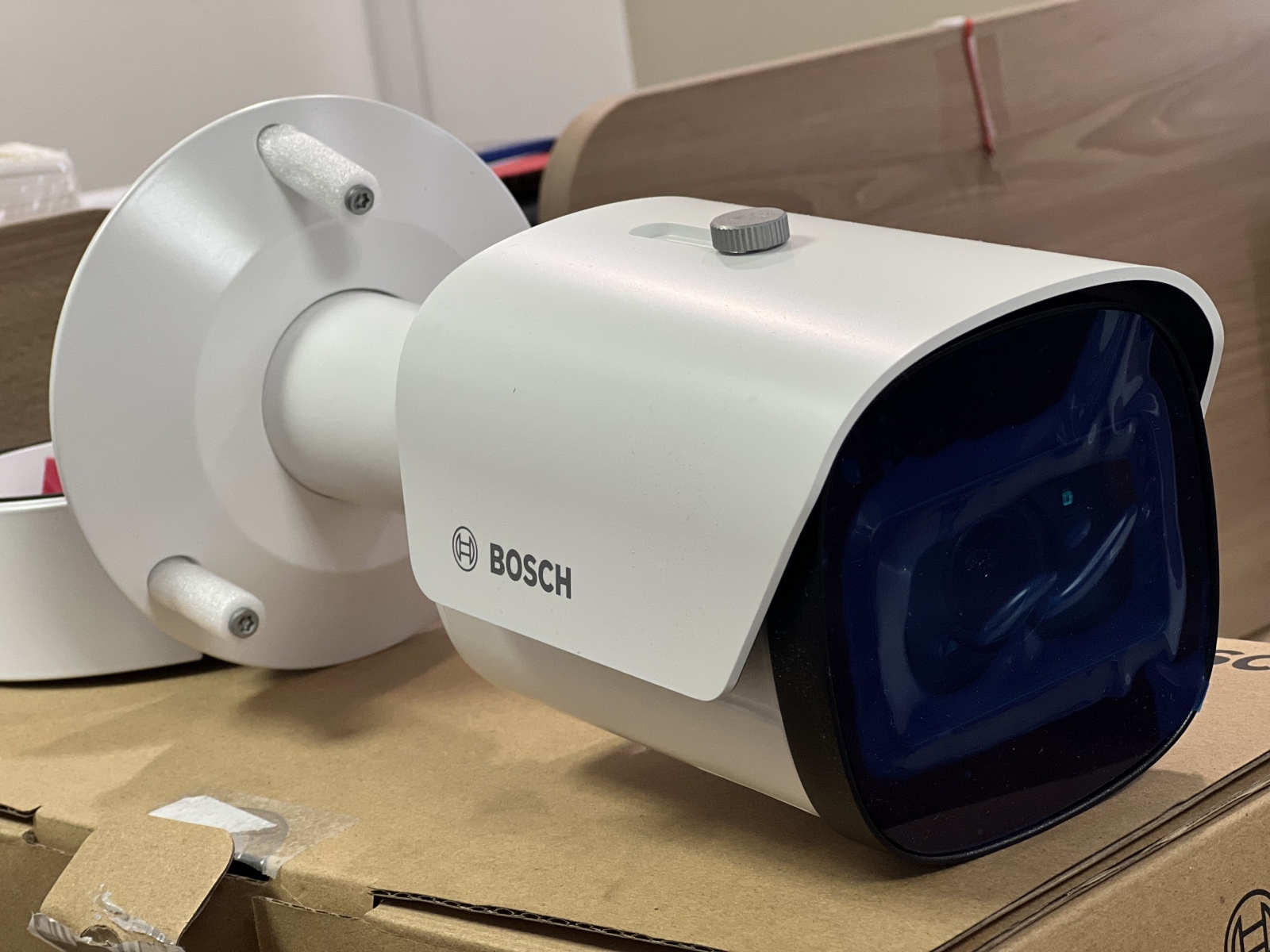 Camera Bosch NBE-5702-AL 2MP HDR 3,2-10,5mm IP66/67 IK10